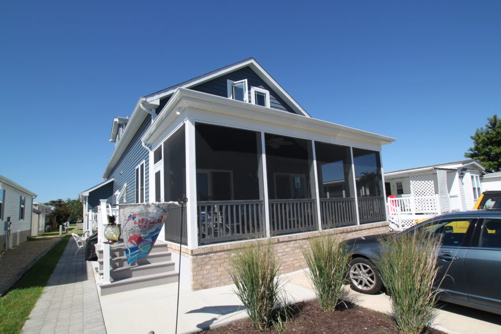 Clam Shell – Resort Homes